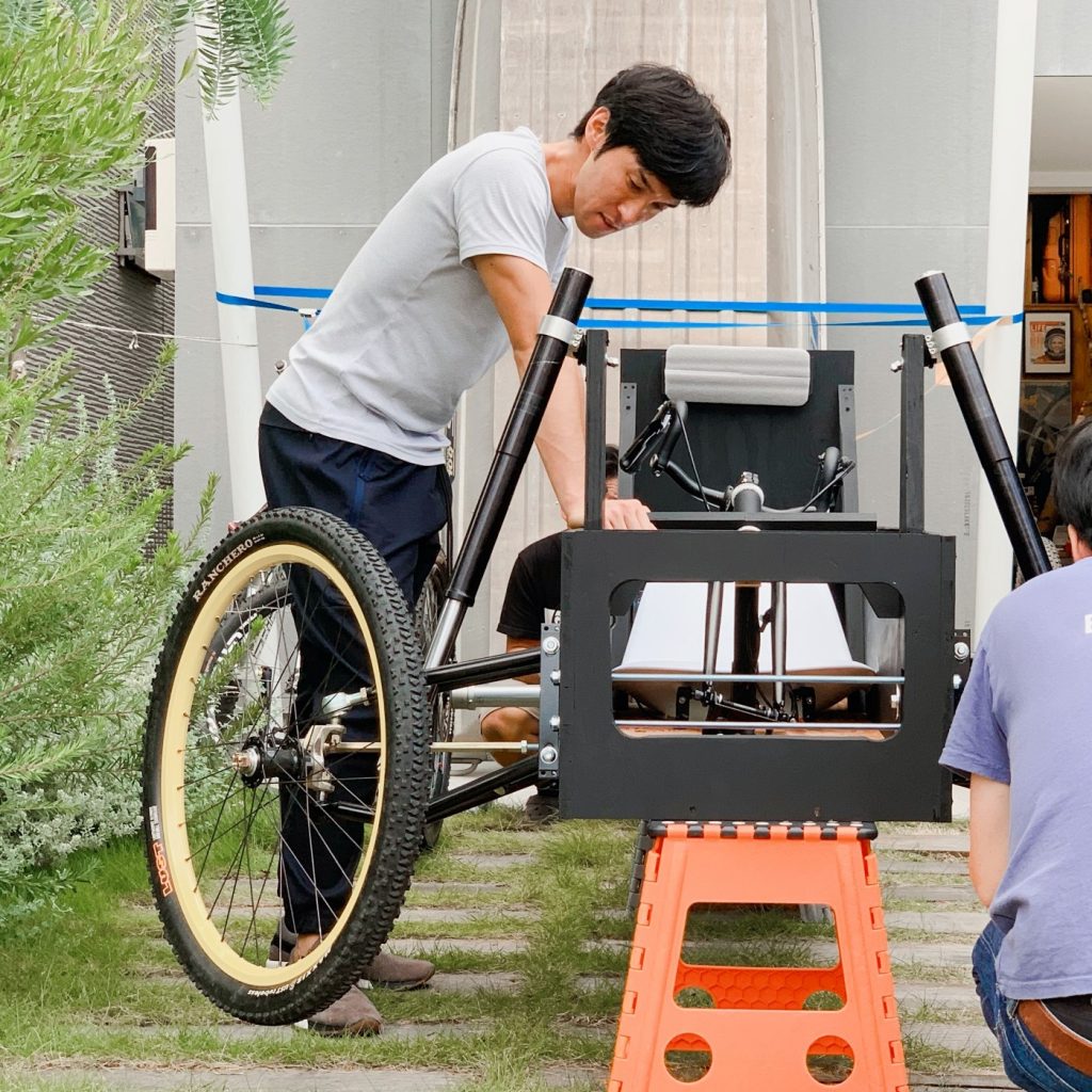 A very different full sized Tamiya Grasshopper at the Red Bull Box Cart ...