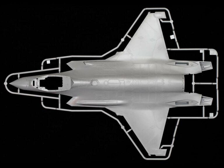 Detail photos of Tamiya 61124 Tamiya Lockheed Martin F-35A Lightning II ...