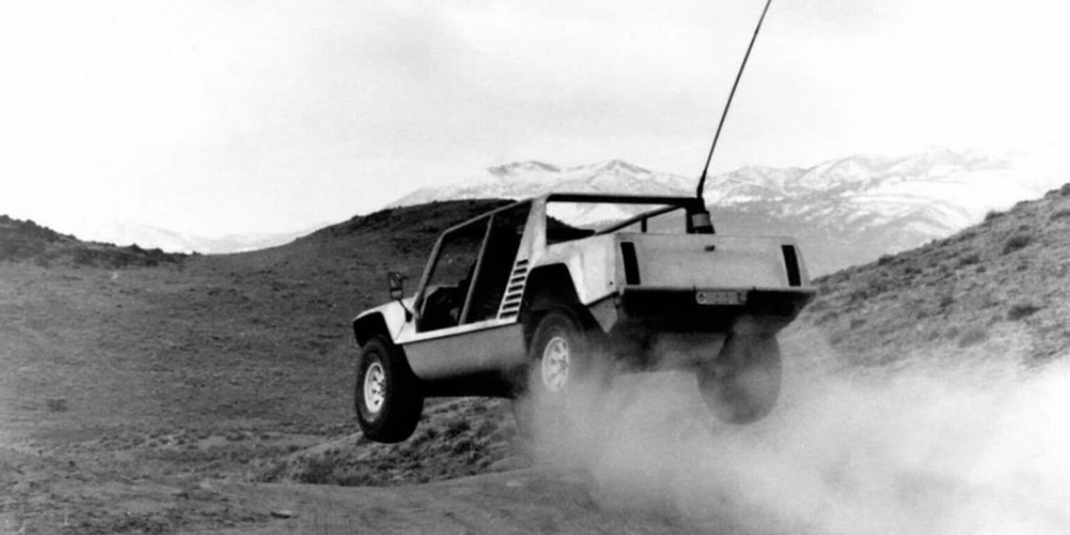 Interesting video about the Lamborghini LM002 including its development ...